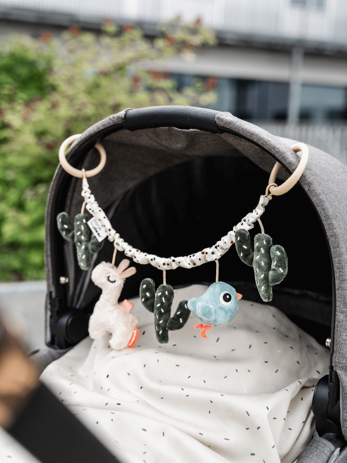 Shop pram chains & toys for babies - Toys for strollers - Done by Deer ...