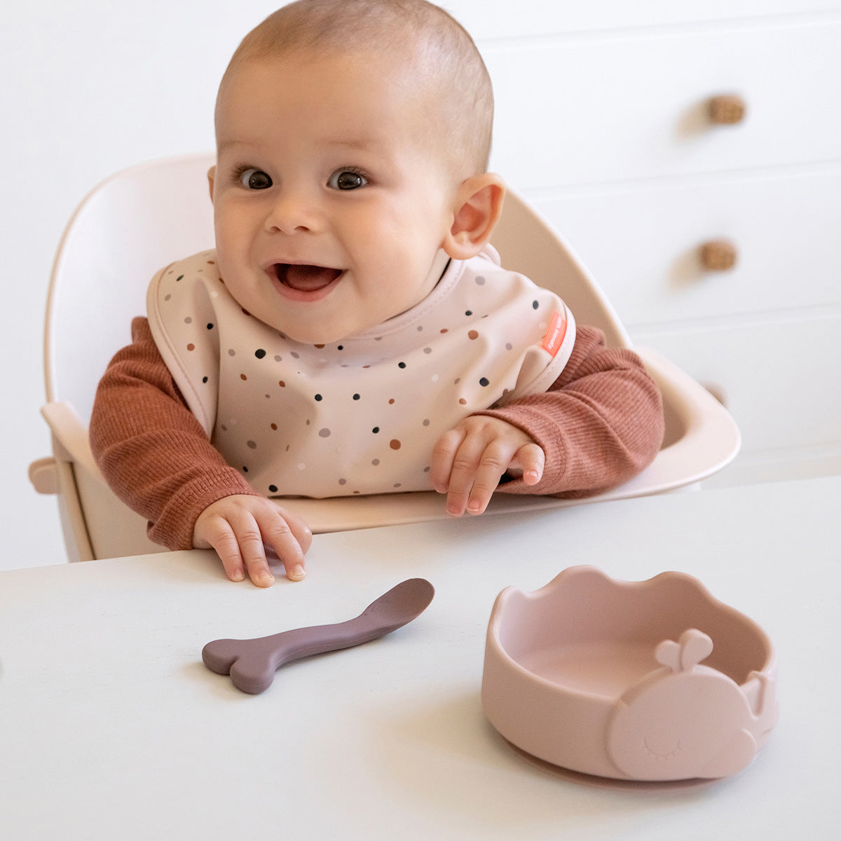 Baby spoons and bowls store